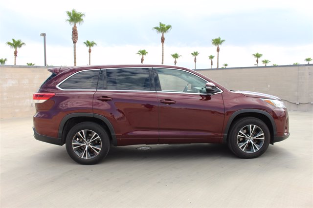 Used 2017 Toyota Highlander for Sale (with Photos) | U.S. News & World ...