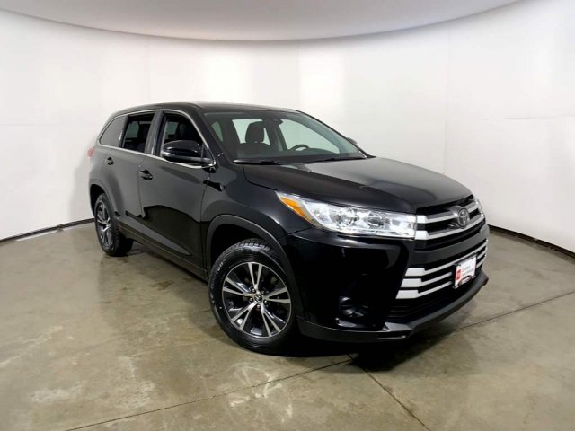 Used 2017 Toyota Highlander for Sale (with Photos) | U.S. News & World ...